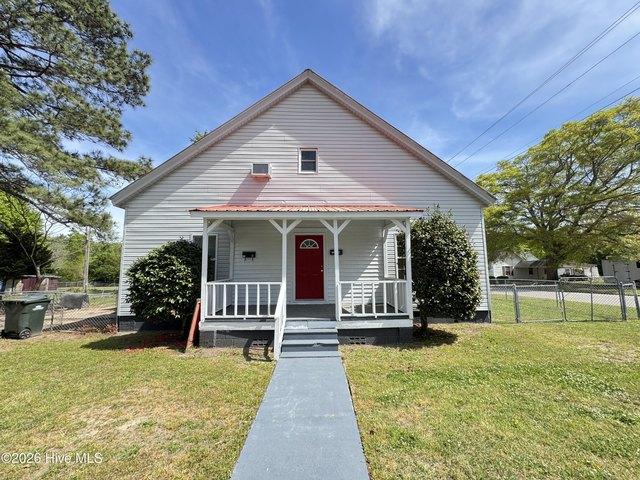 112 2nd St, Laurinburg, NC 28352
