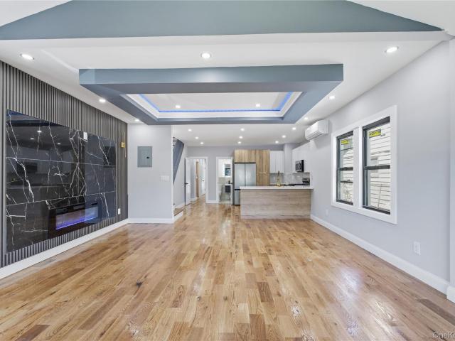 112 38 th Street