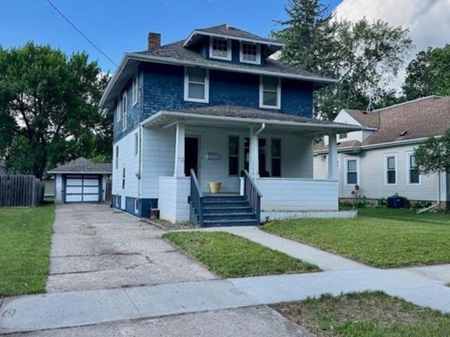 112 7th Ave S, Moorhead, MN 56560
