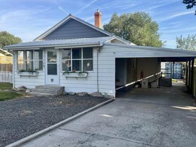 112 6th St, Filer, ID 83301