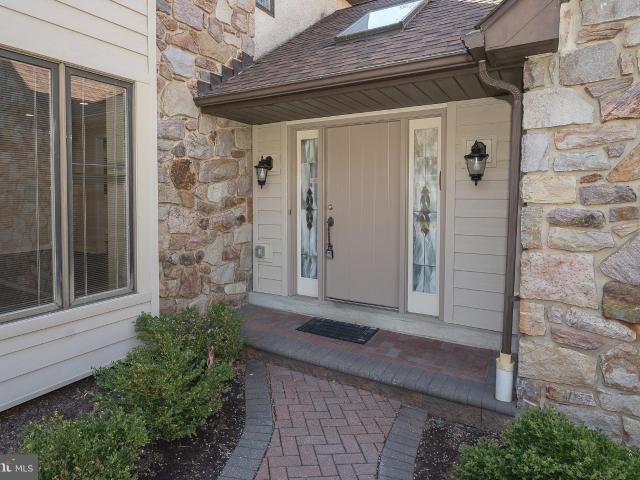 112 Cove Ln, Media, PA 19063 | Compass