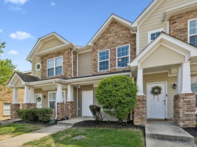 112 Cobblestone Place Dr