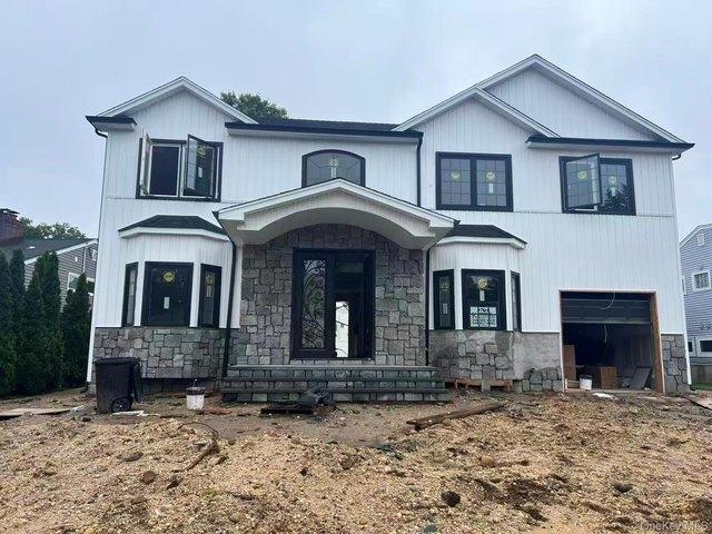 112 Columbia Dr, Jericho, NY 11753