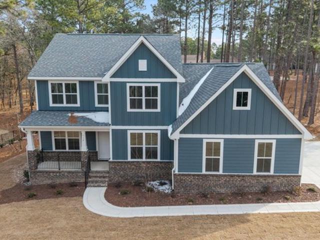 112 Callis Cir, West End, NC 27376