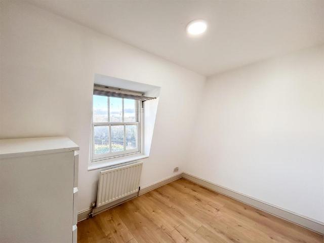 112 Camden Road, London NW1 1 bed flat to rent £1,850 pcm £427 pw