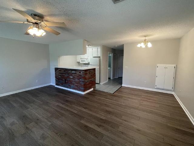 112 Candle Brook Dr