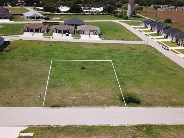 112 Carmine Ave, Port Lavaca, TX 77979