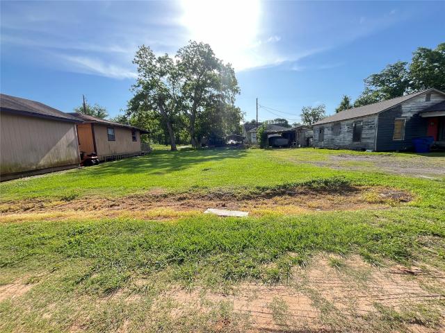 112 Carver St, West Columbia, TX 77486 | MLS #60226 | Compass