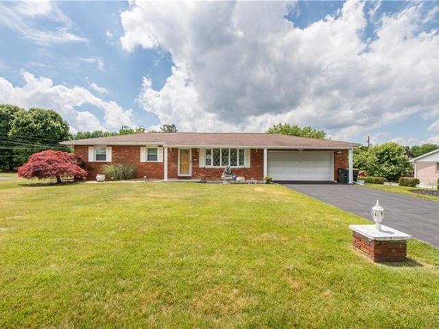 112 Charles Dr, Allentown, PA 18104
