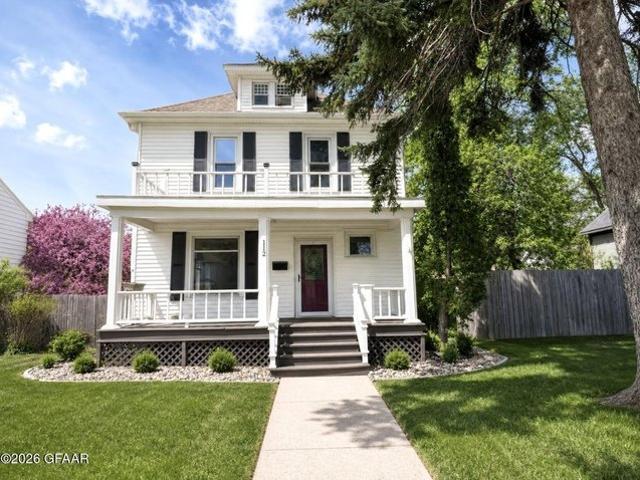 112 Chestnut St, Grand Forks, ND 58201