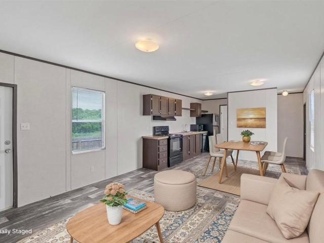 112 China Garden Ln