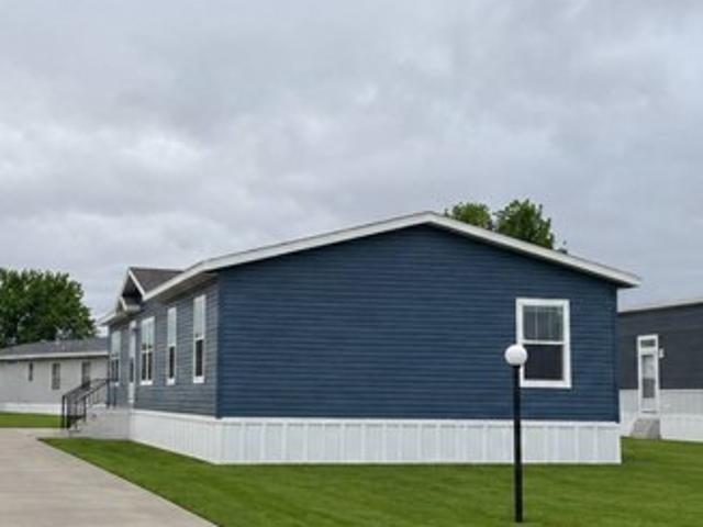 112 Crestview Dr Unit 112, Le Mars, IA 51031