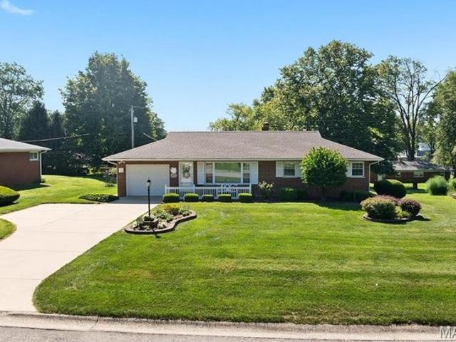 112 Cresthaven Dr, Belleville, IL 62221