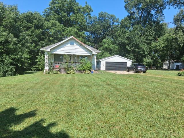 112 Curryer Road