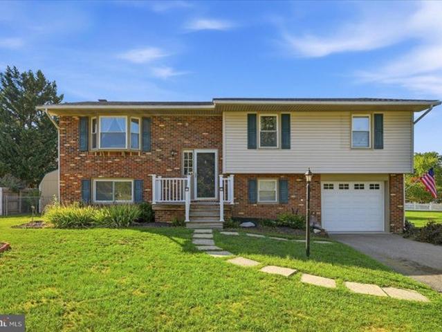 112 Amelia Ave, Stephens City, VA 22655