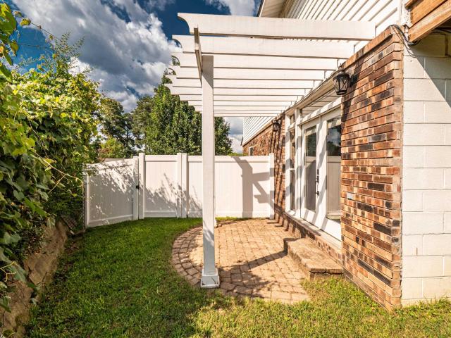 112 Alderman Dr