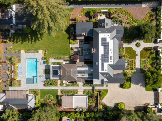 112 Almendral Avenue
