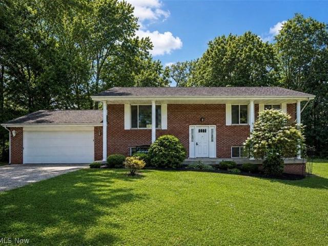 112 Berry Ln, Marietta, OH 45750