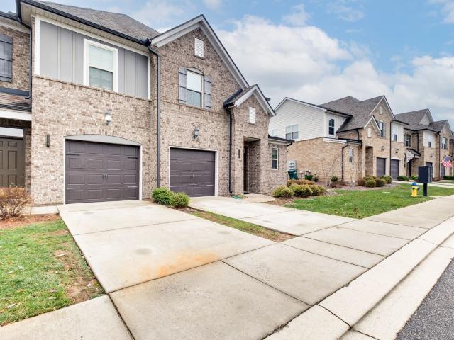 112 Bluestem Ct