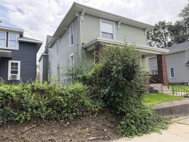 112 Gold Avenue