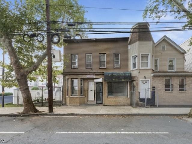 112 Garside St