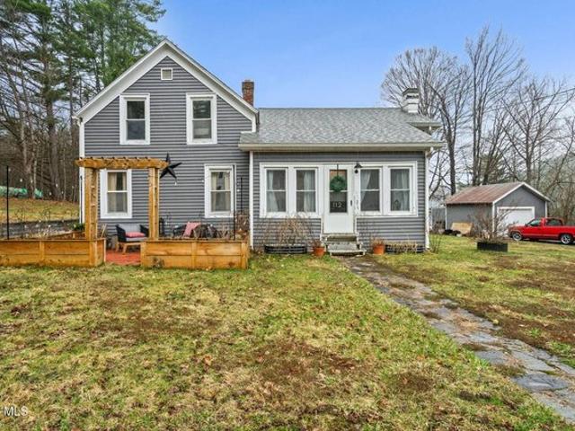 112 Gifford Valley Rd, Northampton, NY 12134