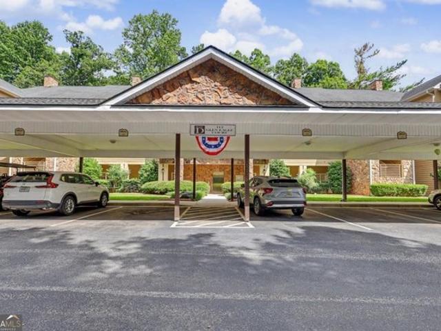112 Gleneagle Ct Unit 303, Clayton, GA 30525