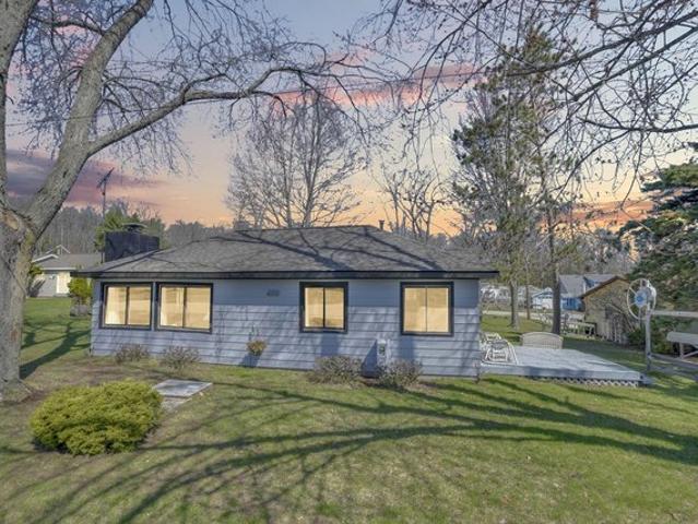 112 Grandview Ave, Roscommon, MI 48653