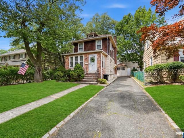 112 Grove Avenue