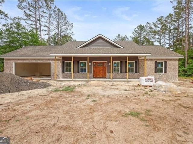112 Dixie Dr, Springfield, GA 31329