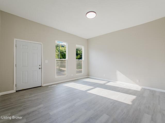 112 Dr W. J. Hodge St