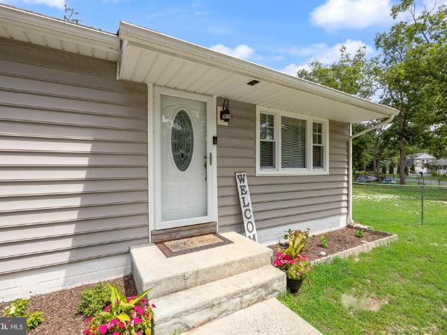 112 E Colton Lane