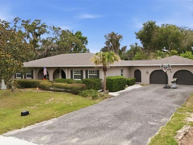 112 E Gardenia St, Howey In The Hills, FL 34737