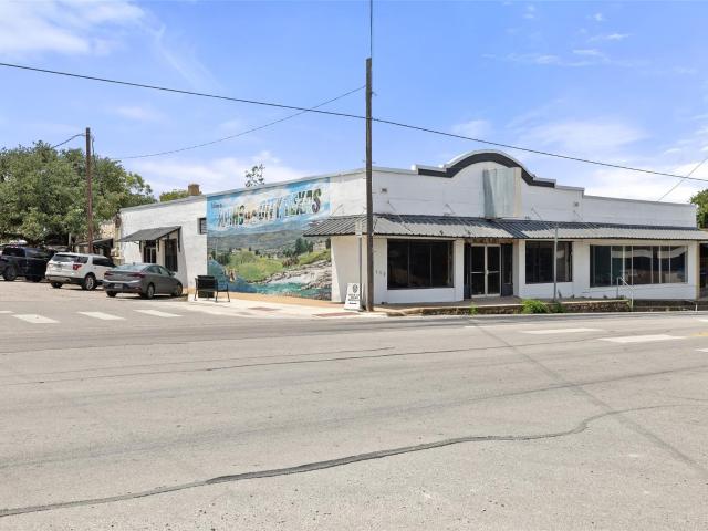 112 E Main St