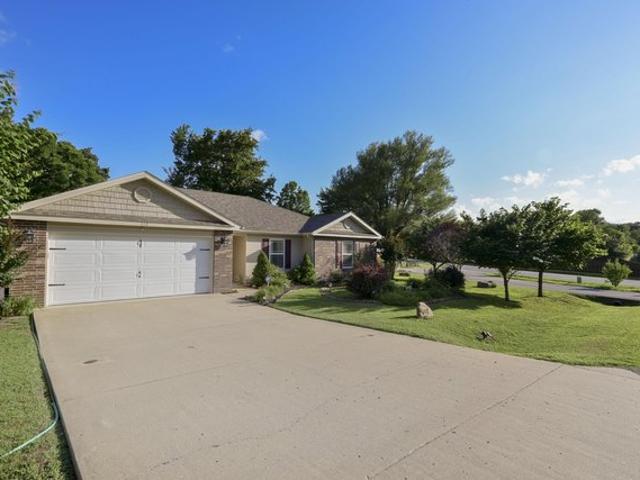 112 E Marion Ln, Kirbyville, MO 65679