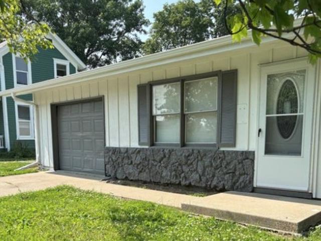 112 E Park St, Champaign, IL 61820