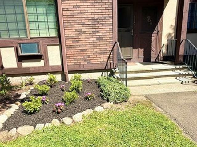 112 Foxwood Close, Milford, CT 06461