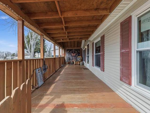 112 Farmers Lane