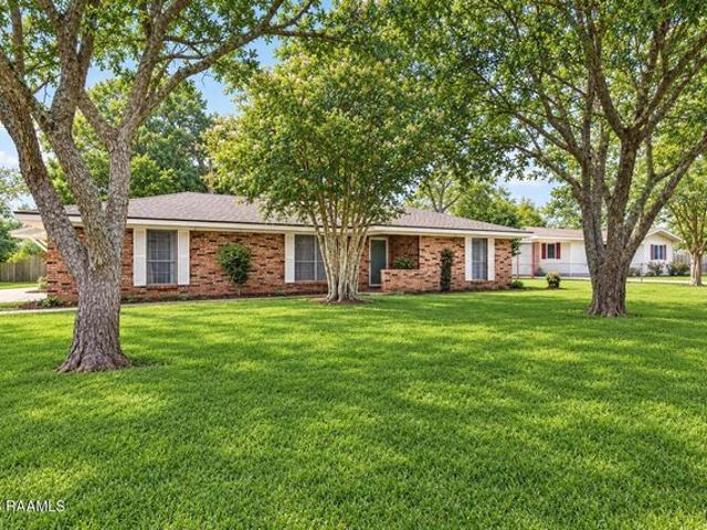 112 First St, Youngsville, LA 70592
