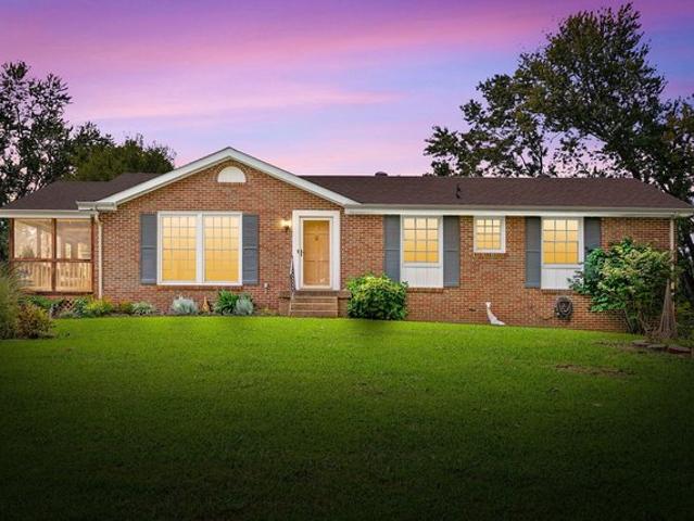 112 Kimbrough Ct, Clarksville, TN 37043