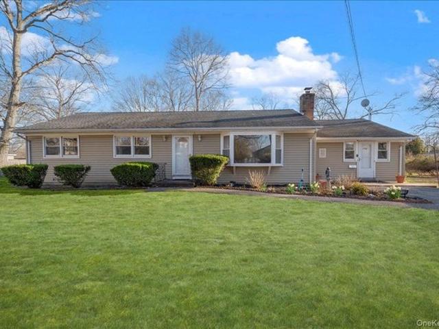 112 King St, Bay Shore, NY 11706