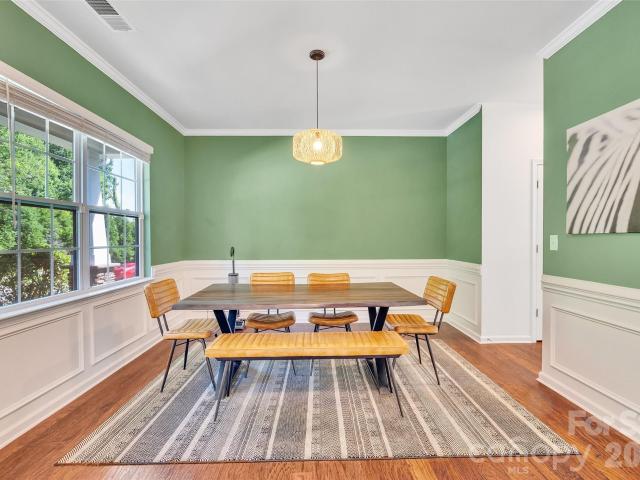 112 Kingsway Drive