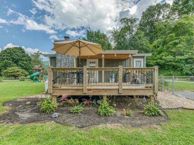 112 Hogum Hollow Rd, Roan Mountain, TN 37687