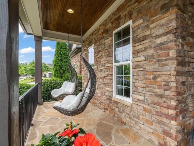 112 Honeyridge Lane