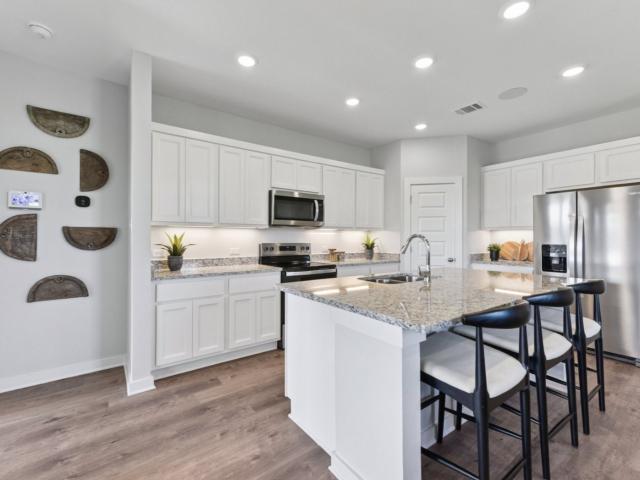112 Hornet St, Elgin, TX 78621 | MLS #9028