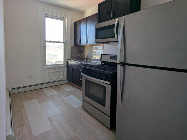 112 Hague St # 2