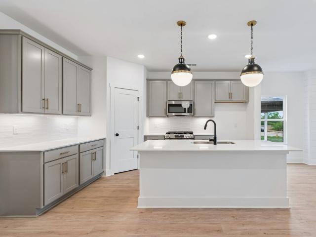 112 Hamilton Ln