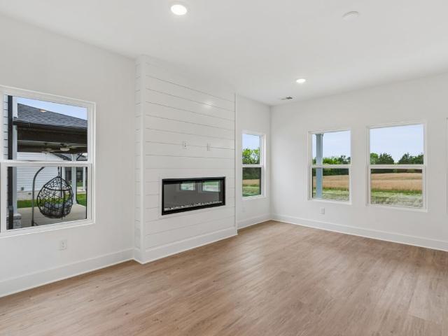 112 Hamilton Ln