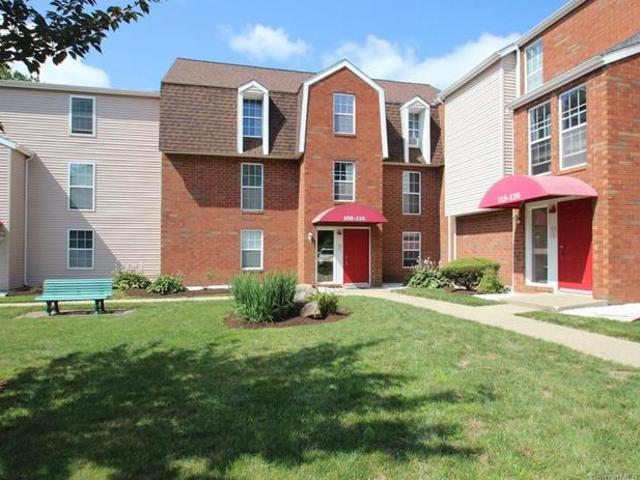 112 Heather Ridge #112, Shelton, CT 06484