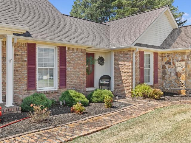 112 Hickory Dr